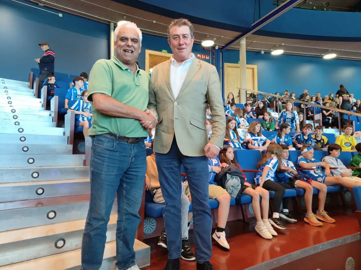 Colexio Ramón de la Sagra: Un premio que canta coas mans. Por Jesús ...