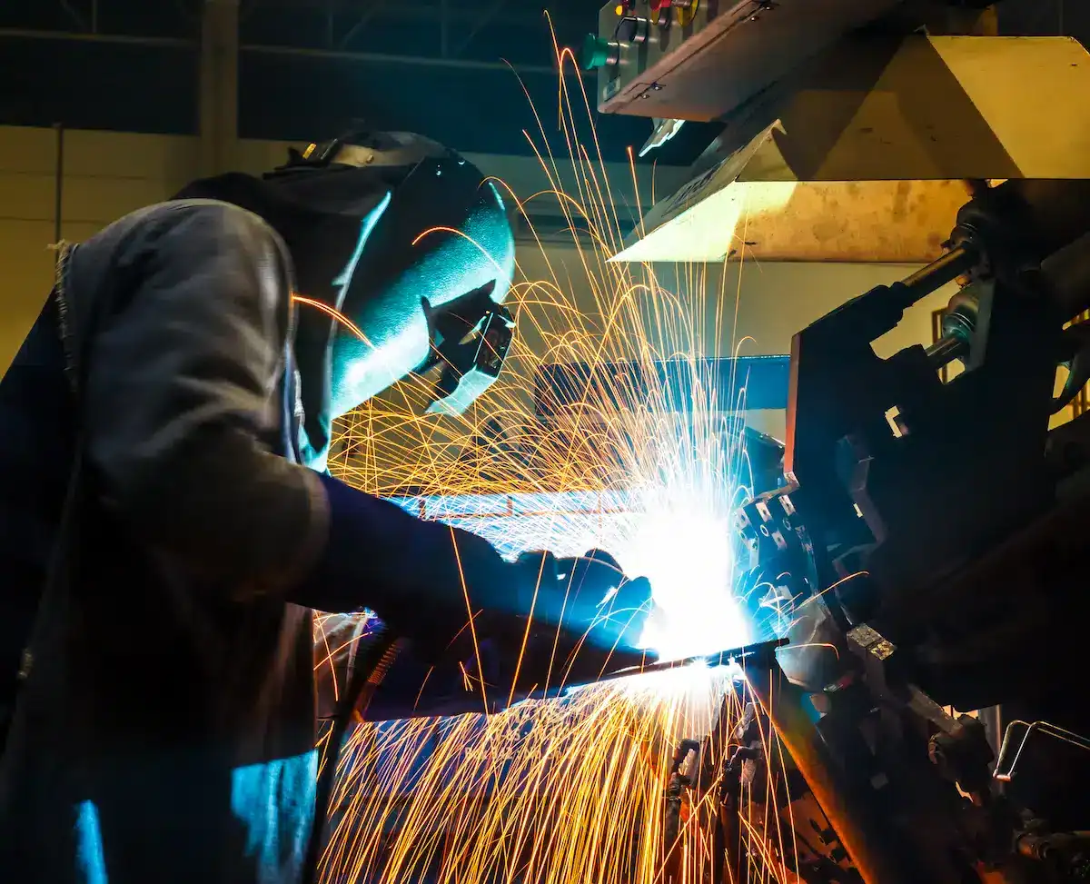 El coste laboral por empleado subió un 4% en 2024 - 21NOTICIAS